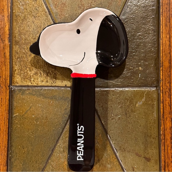 Peanuts | Kitchen | Peanuts Snoopy Face Shaped Ceramic Spoon Rest Brand ...